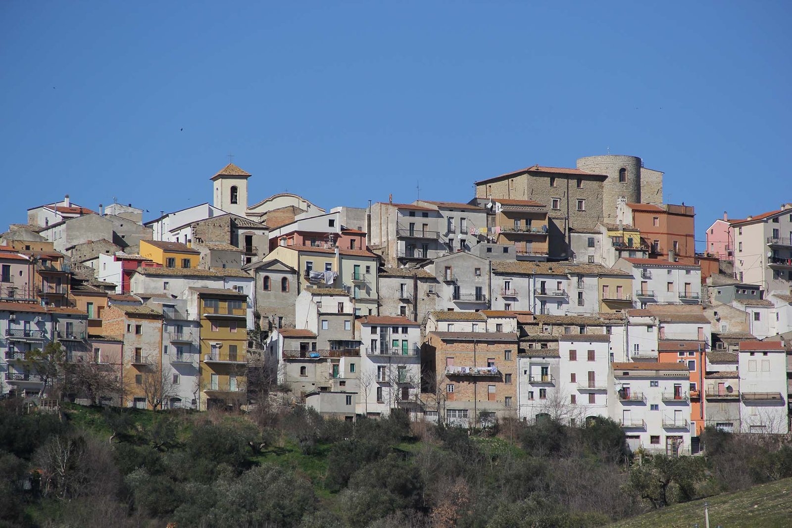 Macchia Valfortore, in collina vista lago | Turismo in Molise
