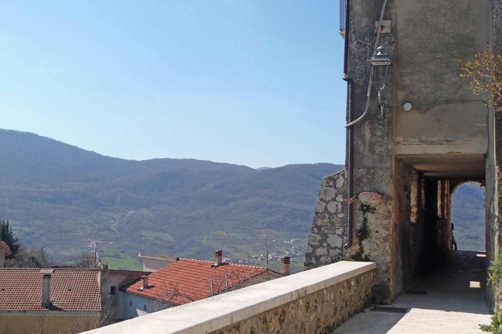 Scapoli: tra i vicoli accompagnati dalle zampogne | Turismo in Molise